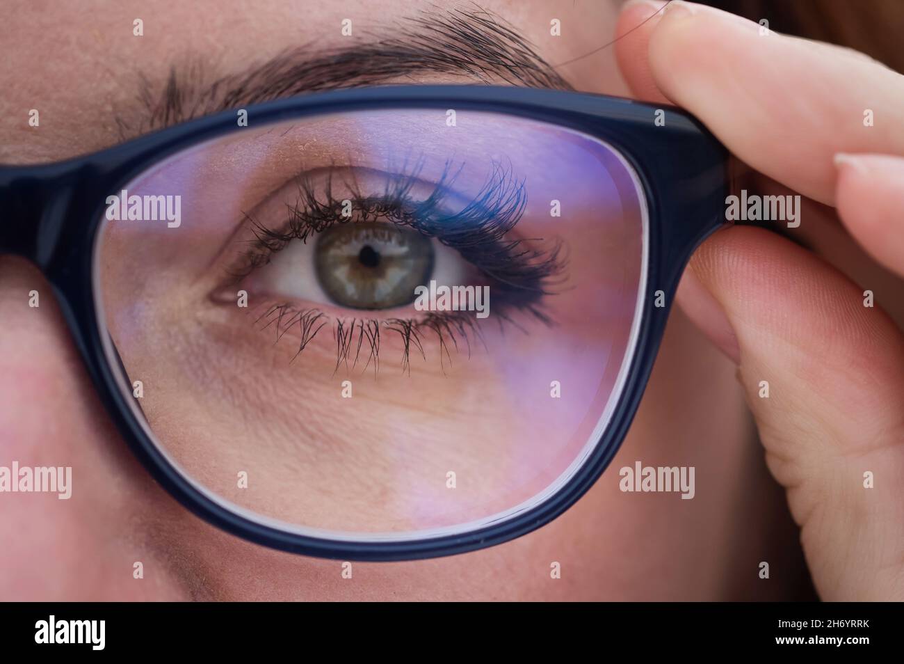 Green glasses and specs hi-res stock photography and images - Alamy