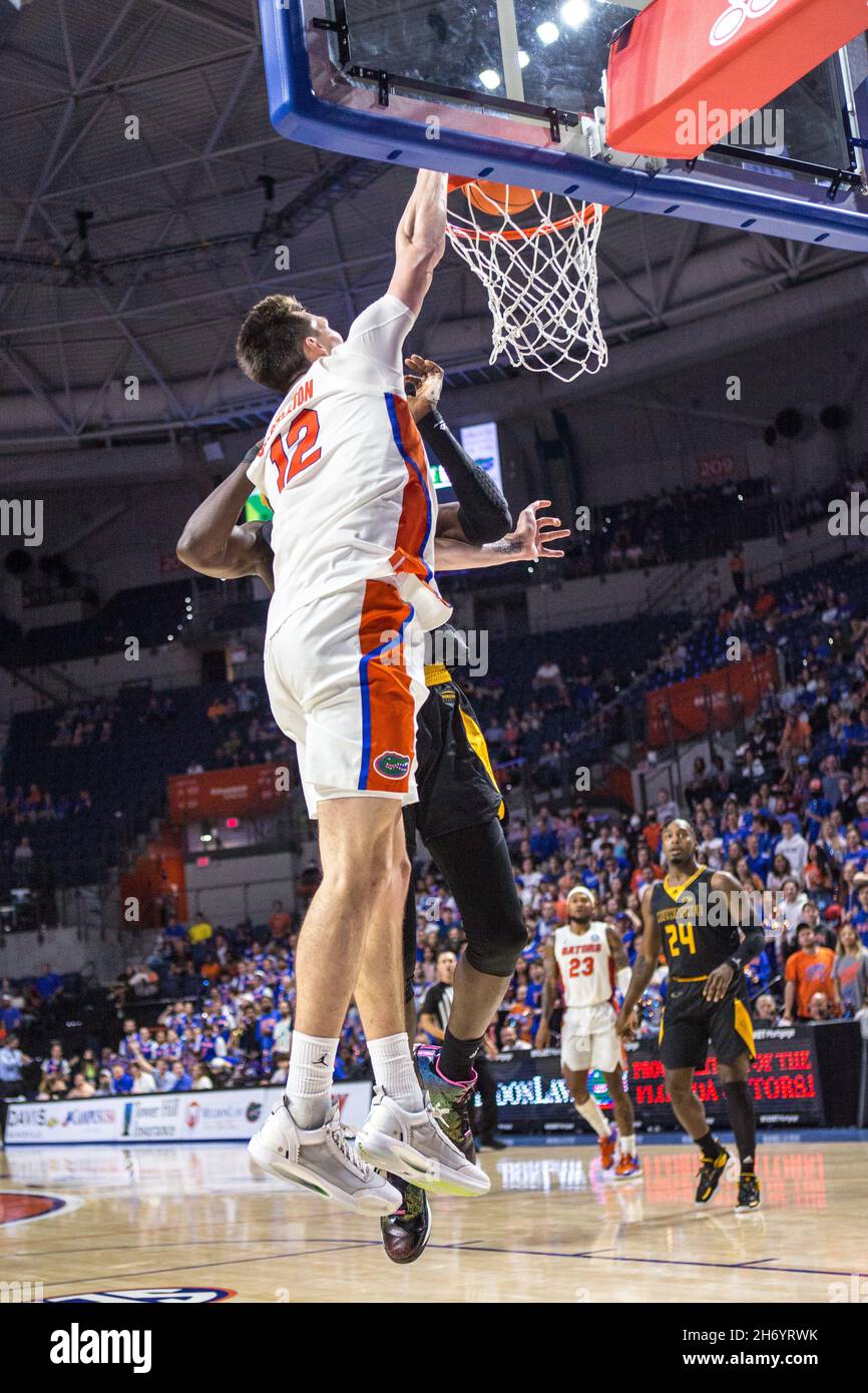 Slam dunk hi-res stock photography and images - Alamy