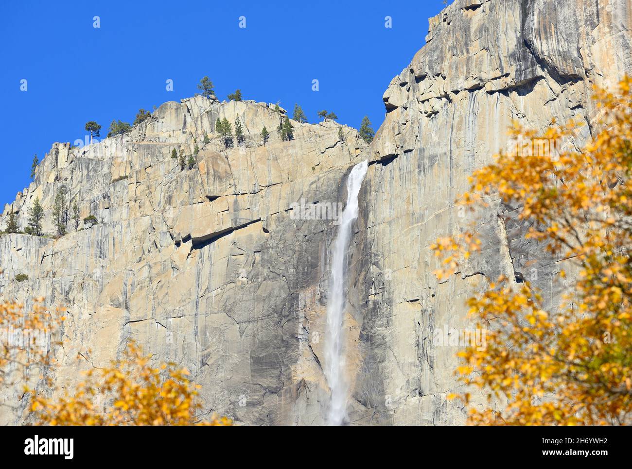 Amazing Yosemite Valley NP in late fall, Mariposa CA Stock Photo - Alamy