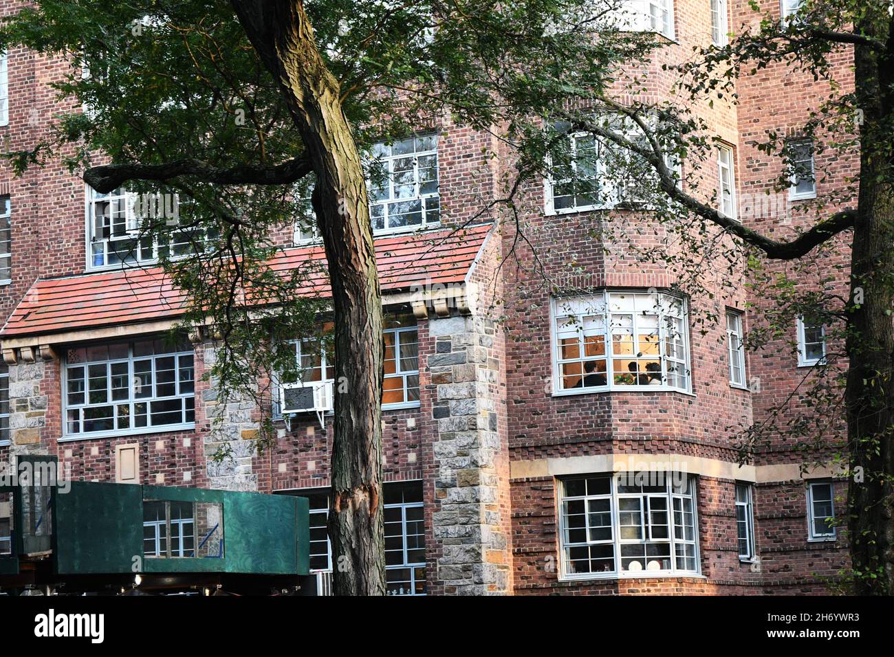 A GOOD PLACE: The Forest Hills Gardens affluent community features old ...