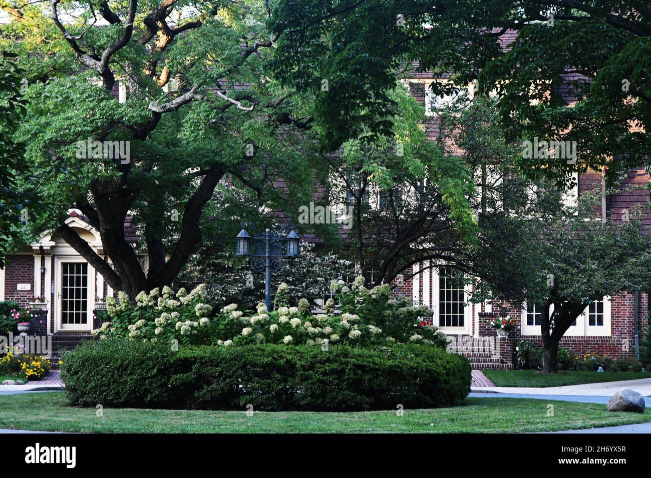 A GOOD PLACE: The Forest Hills Gardens affluent community features old ...