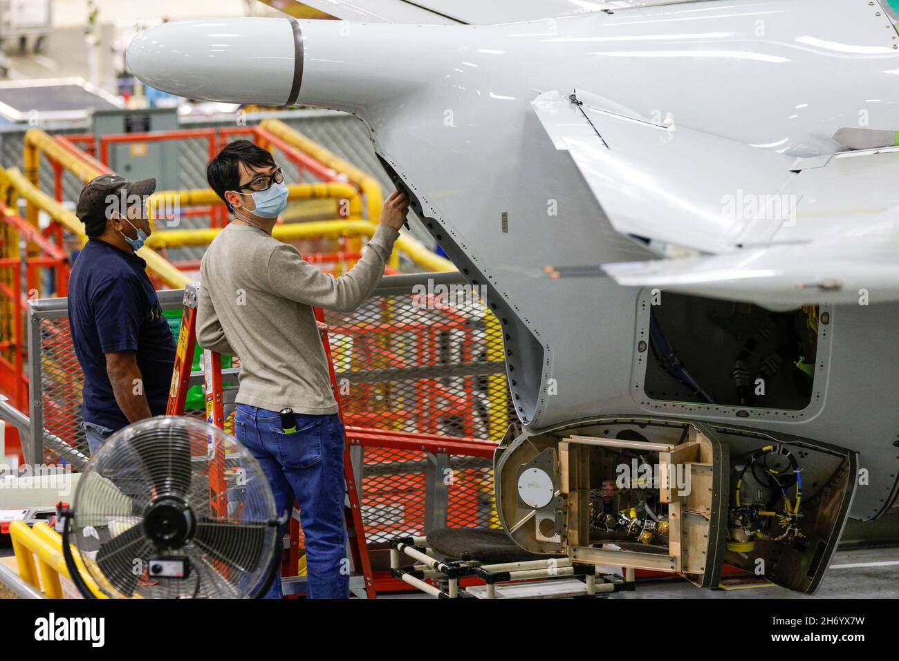 Boeing 737 factory hi-res stock photography and images - Alamy