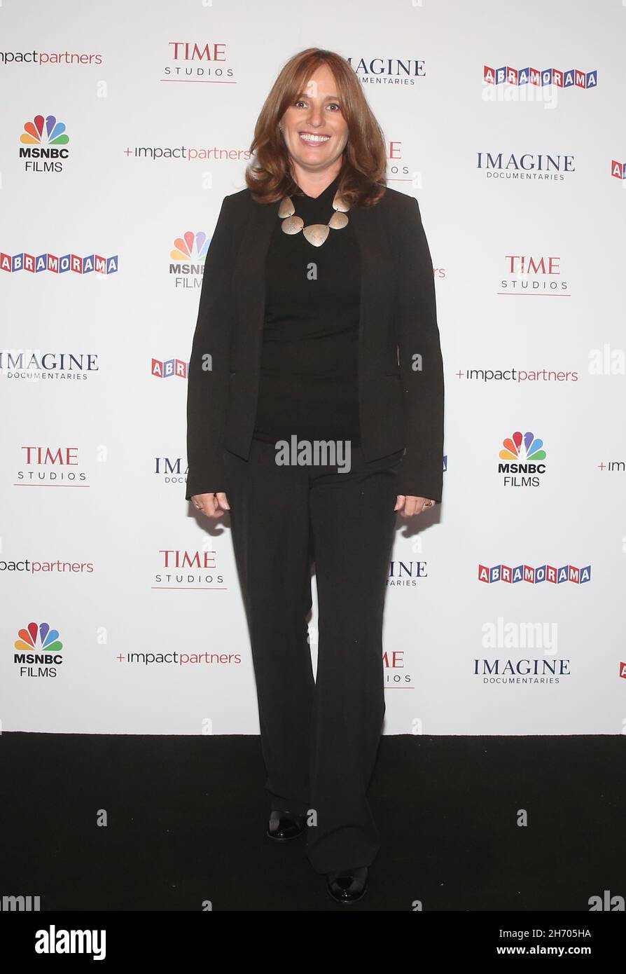 Los Angeles, Ca. 18th Nov, 2021. Amanda Spain, at Paper & Glue/A JR ...