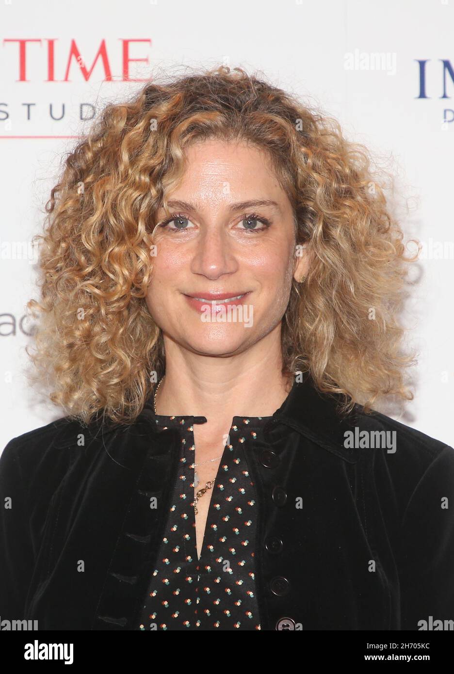 Los Angeles, Ca. 18th Nov, 2021. Sara Bernstein, at Paper & Glue/A JR Project LA Premiere ...