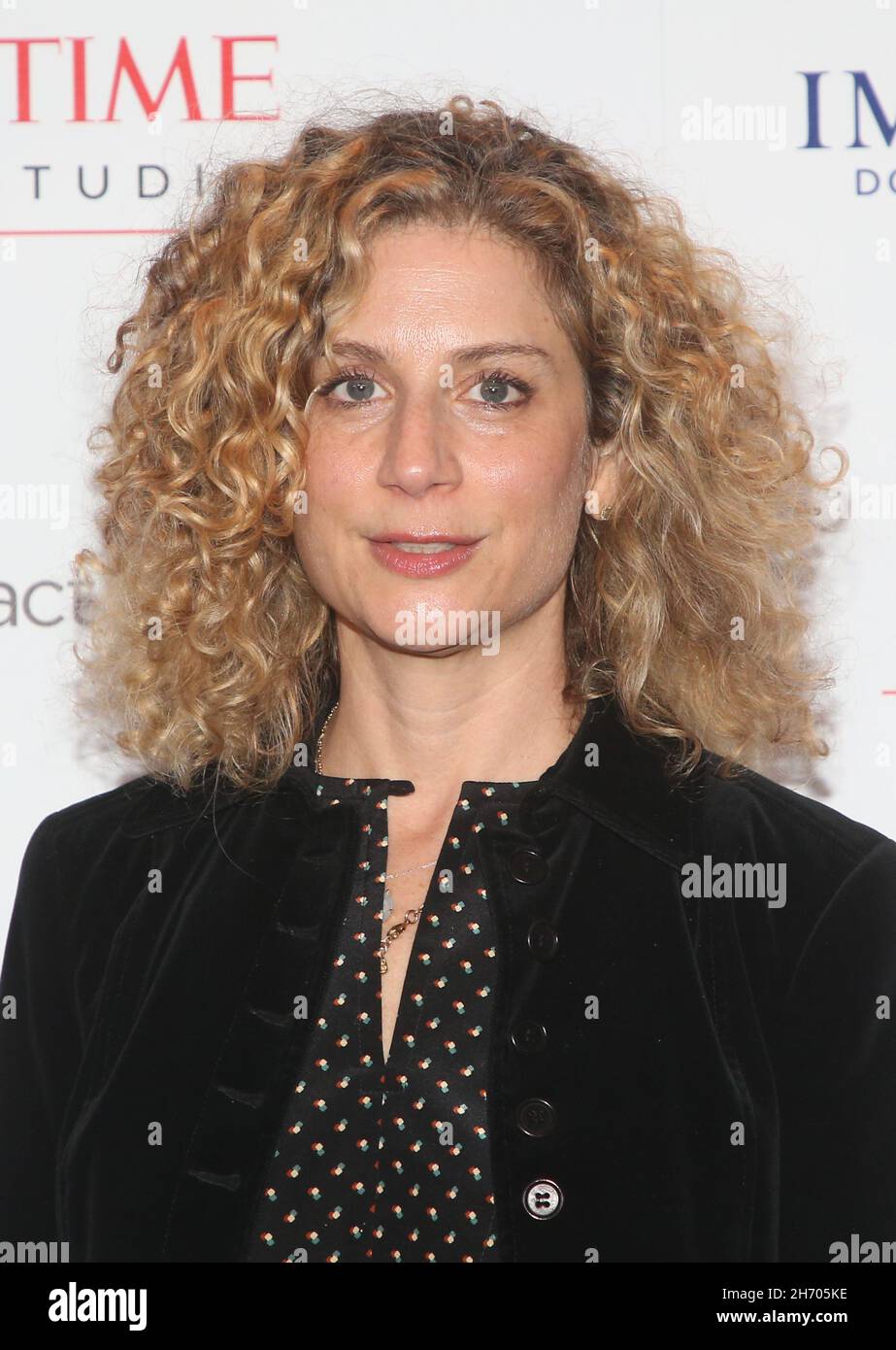 Los Angeles, Ca. 18th Nov, 2021. Sara Bernstein, at Paper & Glue/A JR ...