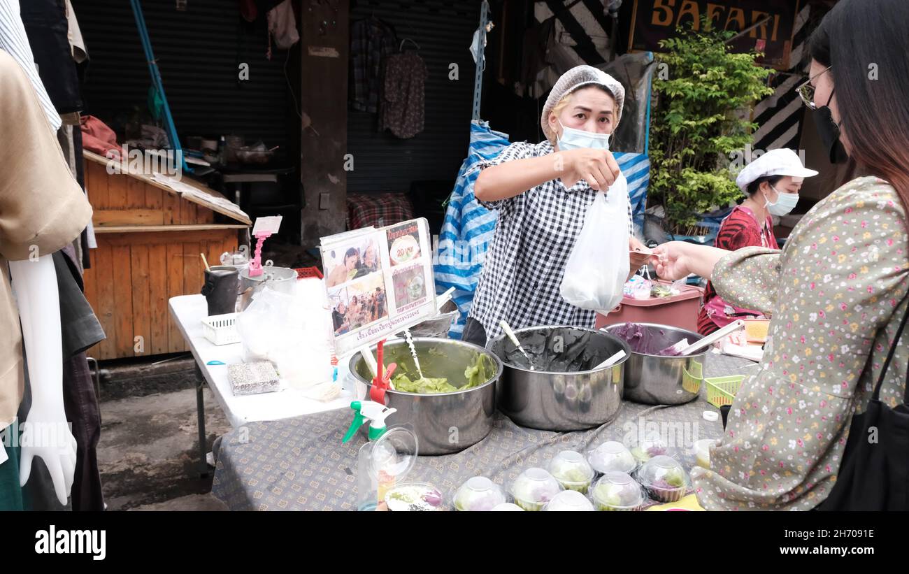Patpong Morning Street Food Market Si Lom, Silom, Bang Rak, Bangkok ...