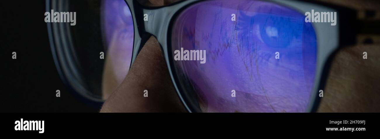 Reflection glasses monitor hi-res stock photography and images - Alamy