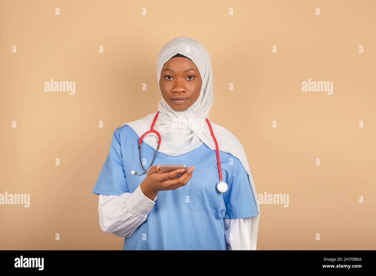 Muslim nurse hi-res stock photography and images - Alamy