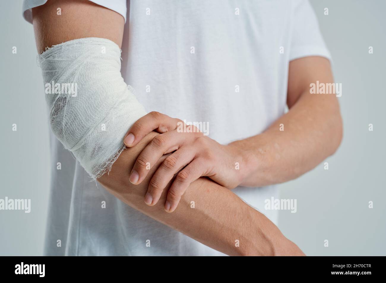 Bandaged man in hospital hi-res stock photography and images - Alamy