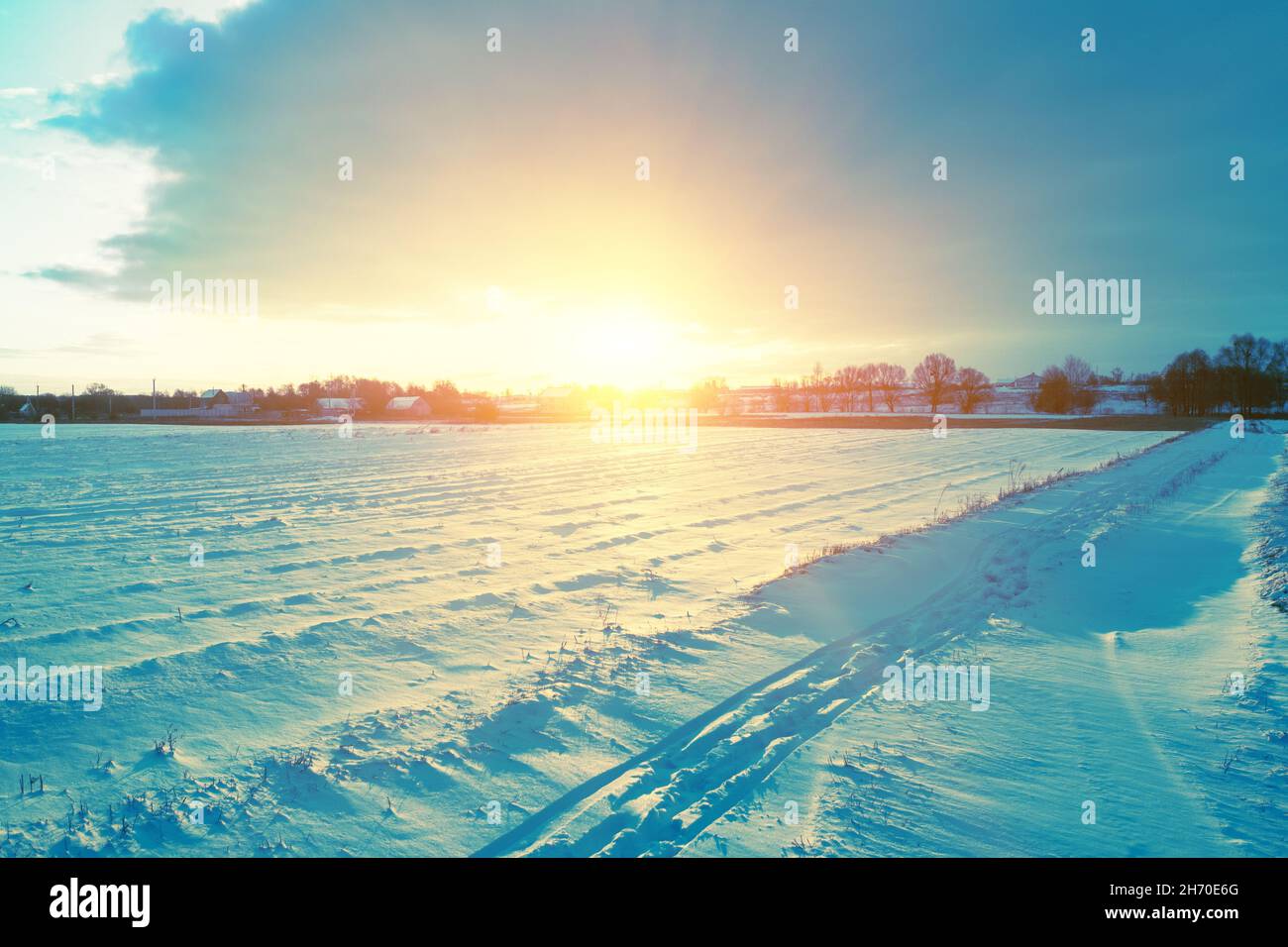 Snow field evening hi-res stock photography and images - Alamy