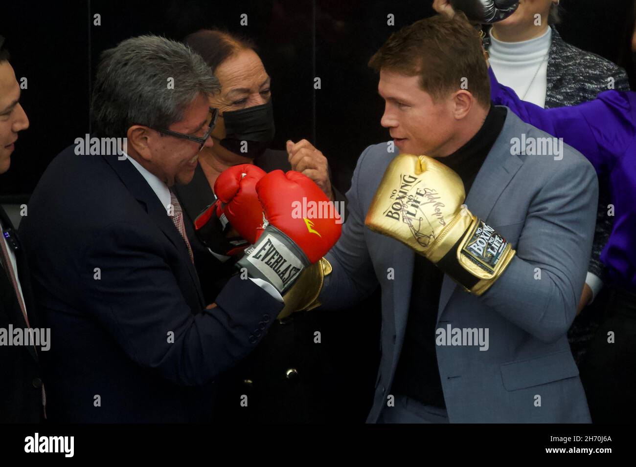 Non Exclusive: MEXICO CITY, MEXICO - NOVEMBER 18, 2021: The ...