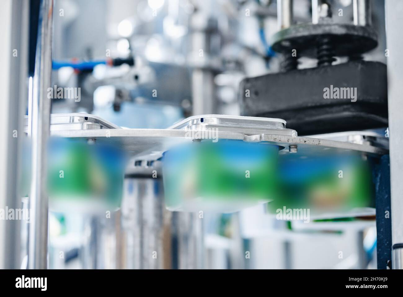 Automatic equipment for packing boxes with foil, dairy products ...