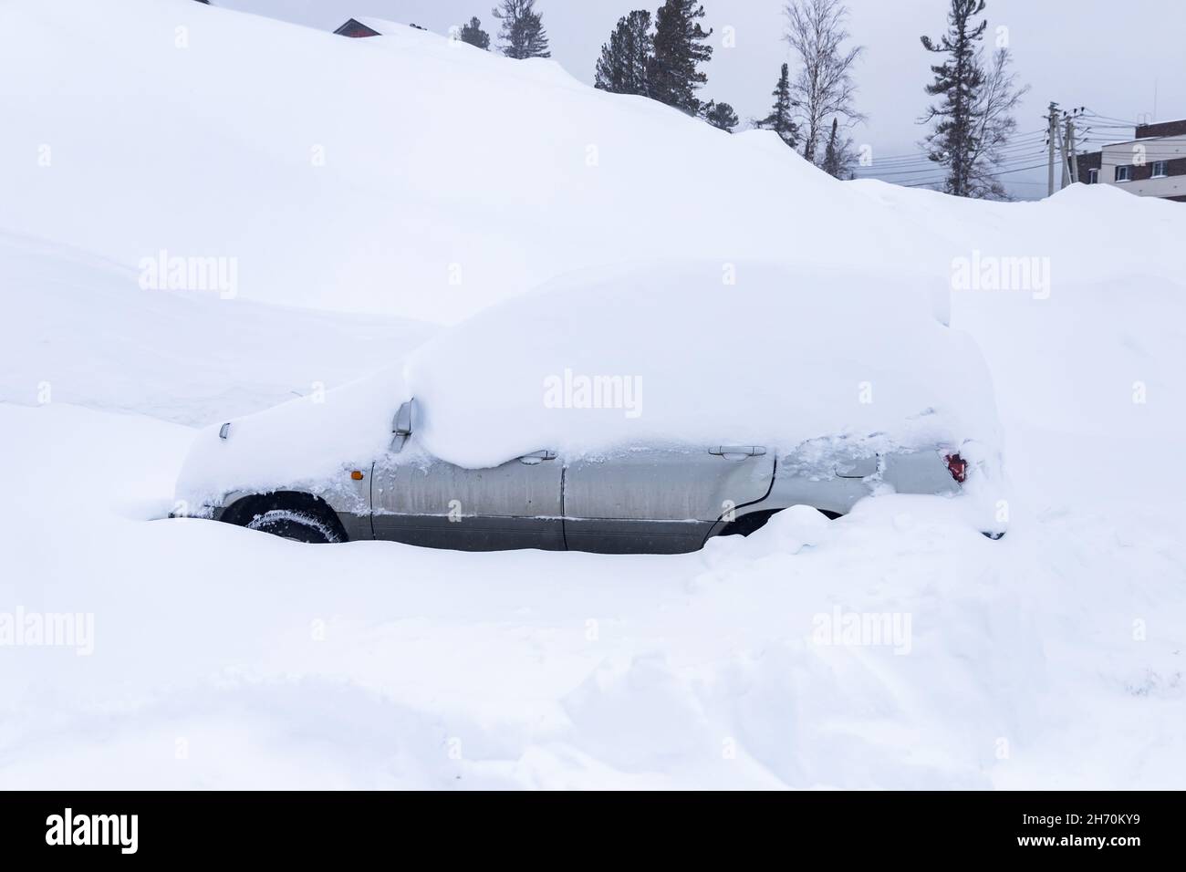 Blocked cars in parking lot after snow storm, winter frost Stock Photo ...