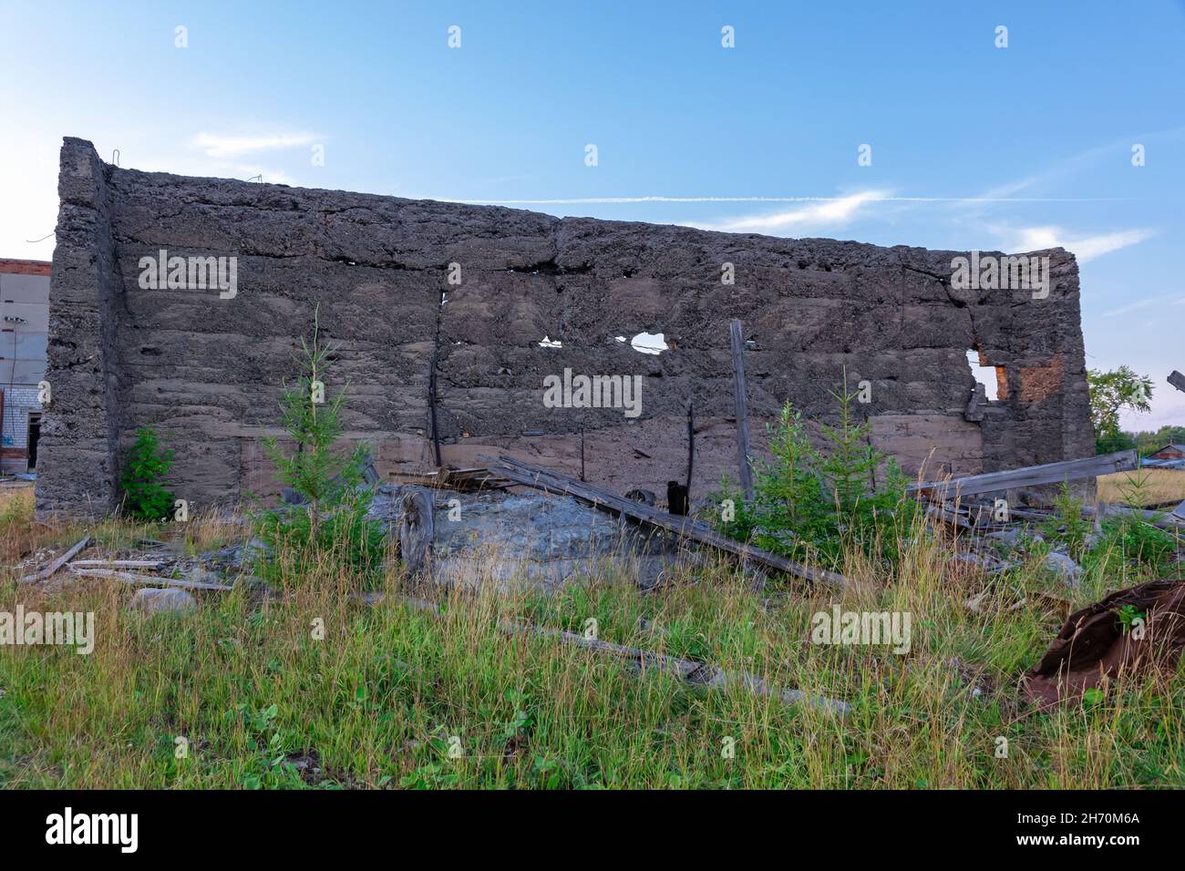 Old rebar hi-res stock photography and images - Alamy