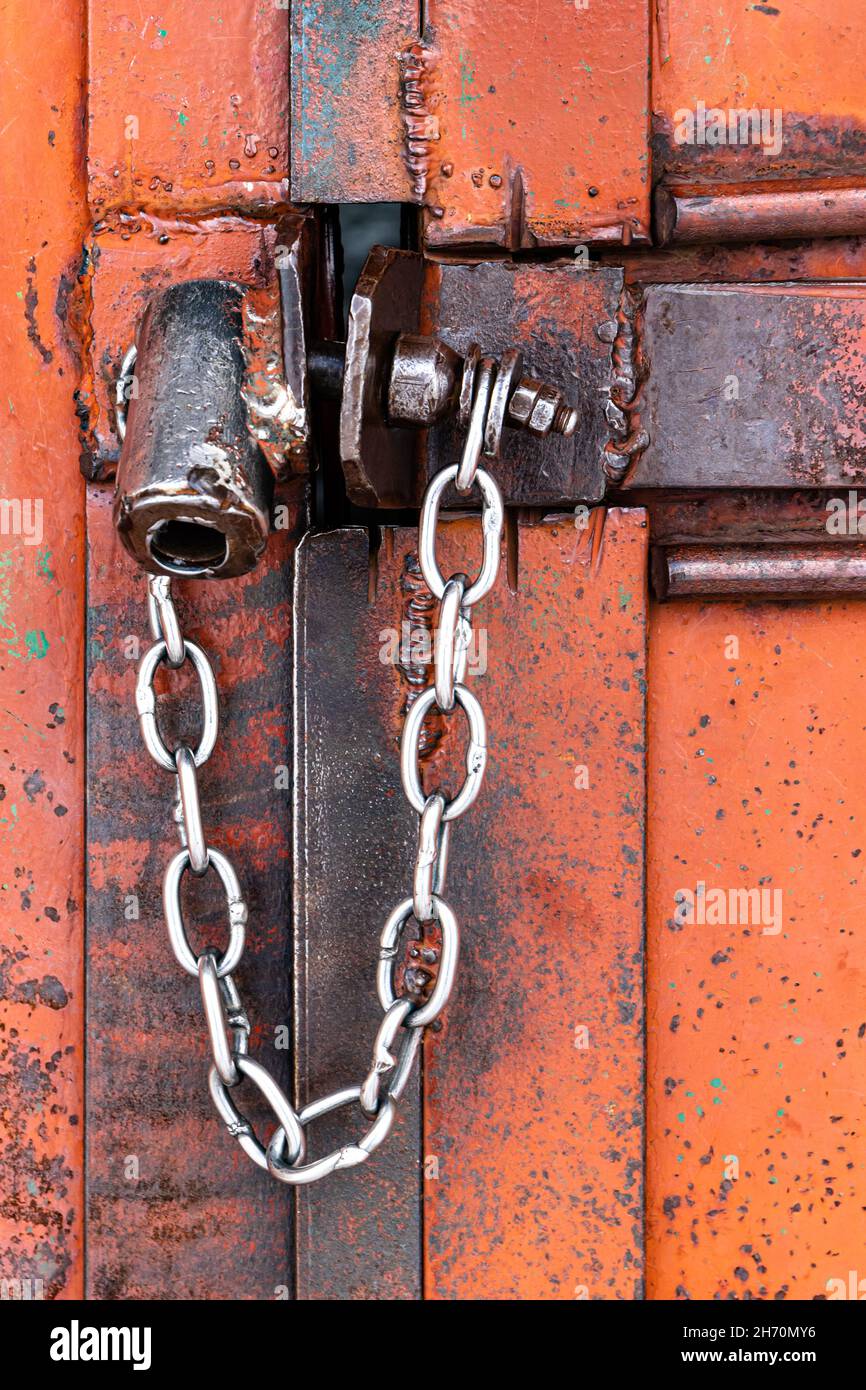 Vintage lock and chain hi-res stock photography and images - Alamy