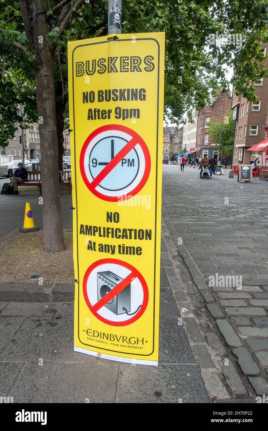 Buskers warning sign hi-res stock photography and images - Alamy