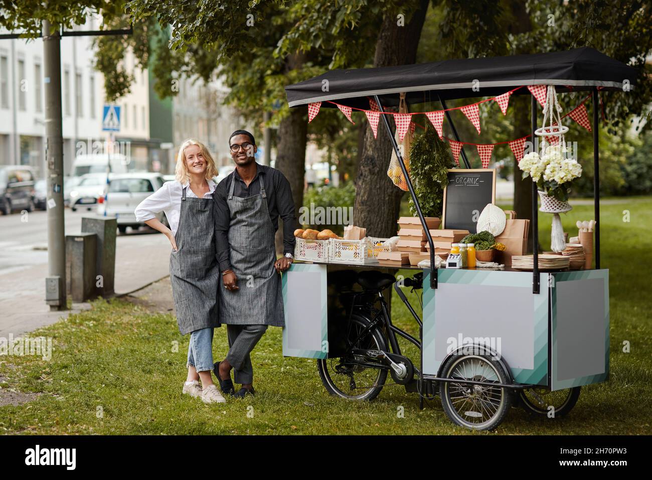 People at food stall Stock Photo - Alamy