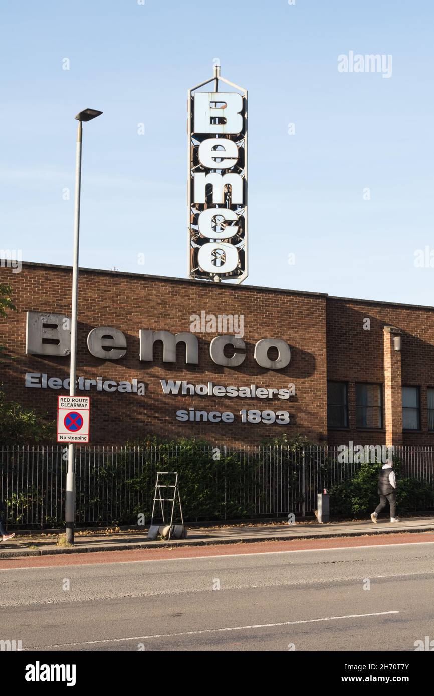 Bemco Electrical Wholesalers signage next to Wandsworth Bridge ...