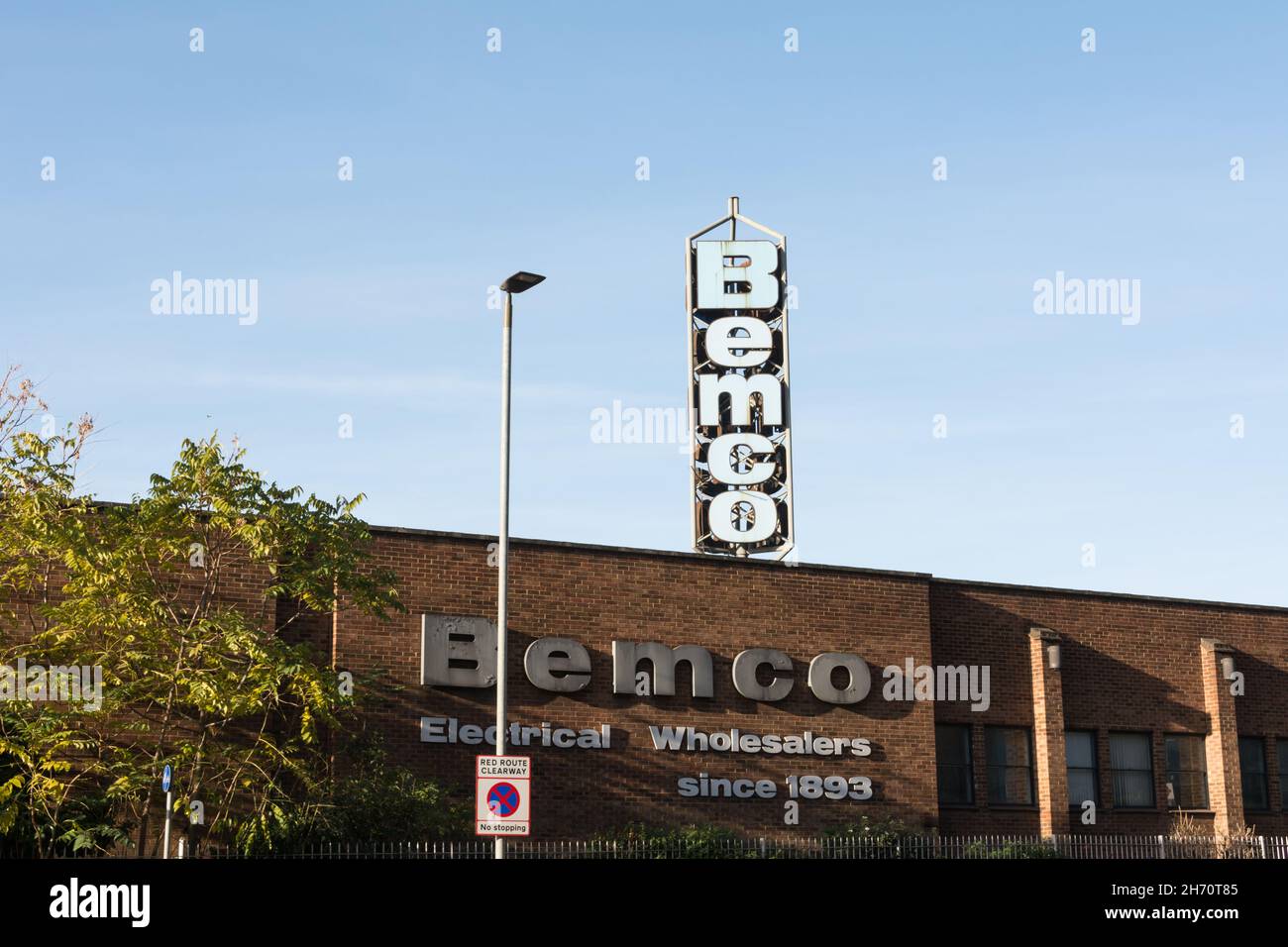 Bemco Electrical Wholesalers signage next to Wandsworth Bridge ...