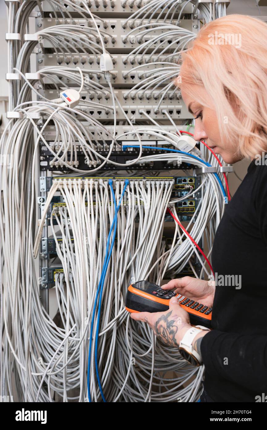 Managing worker hi-res stock photography and images - Alamy