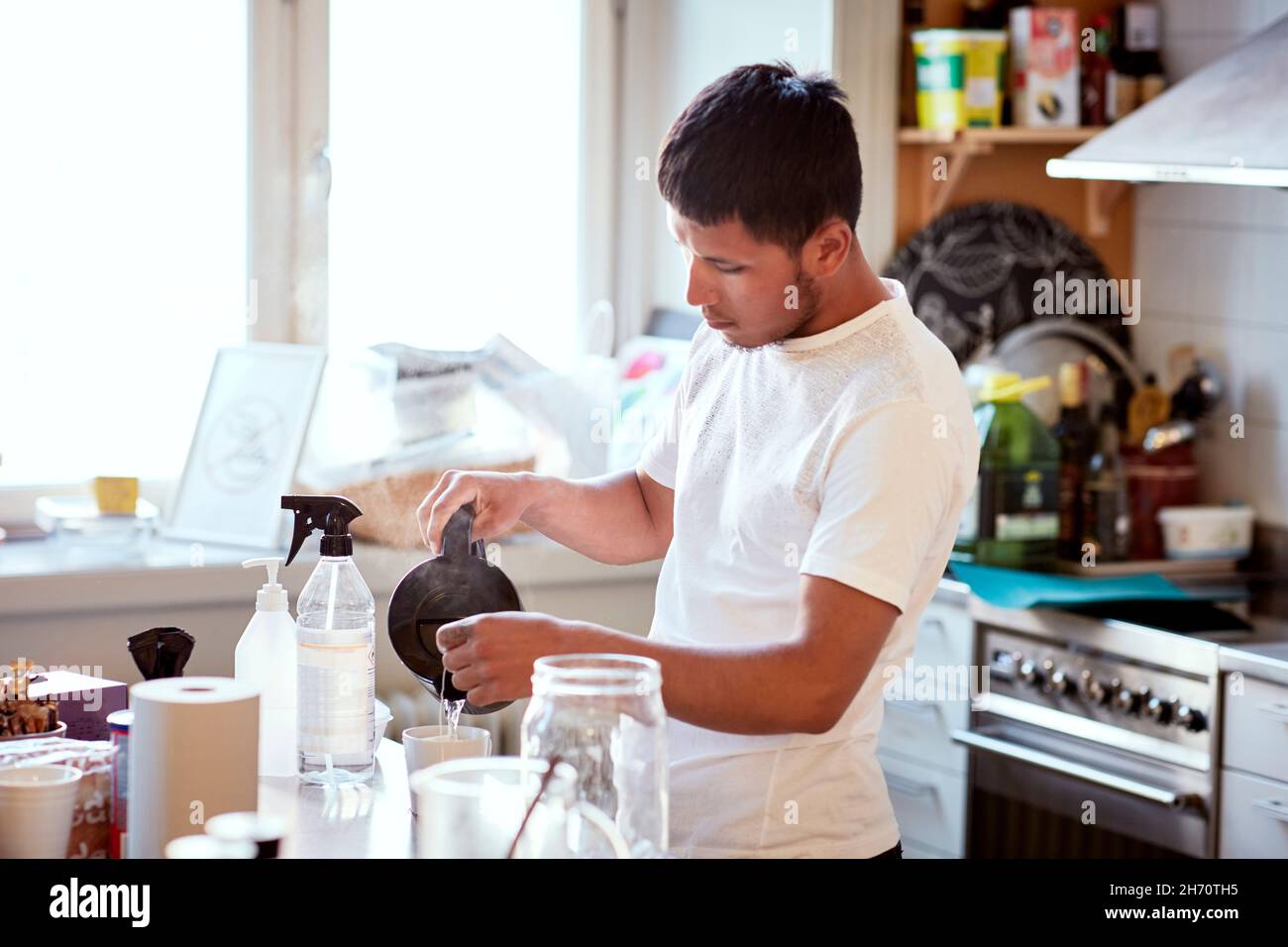 Preparing drink drinks beverage working hi-res stock photography and ...