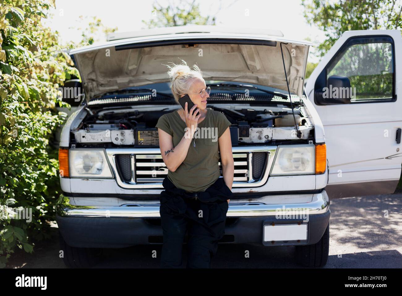 Lady standing in driving car hi-res stock photography and images - Alamy