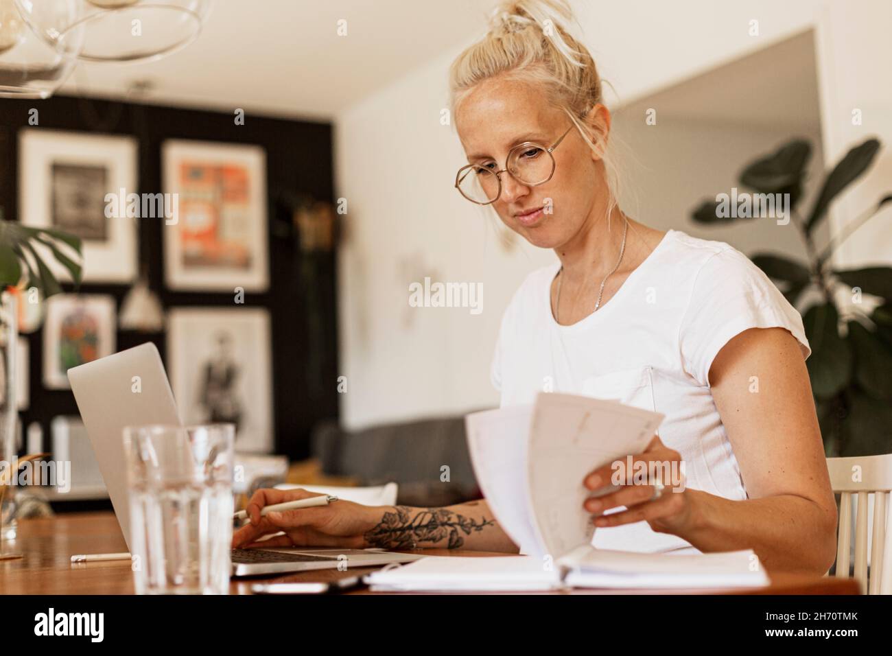 Employment working hi-res stock photography and images - Alamy