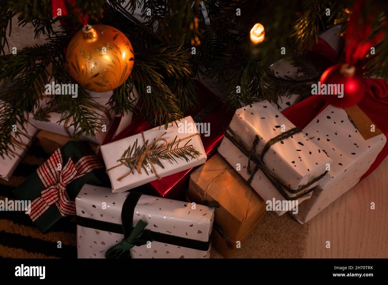 Presents under christmas tree hi-res stock photography and images - Alamy