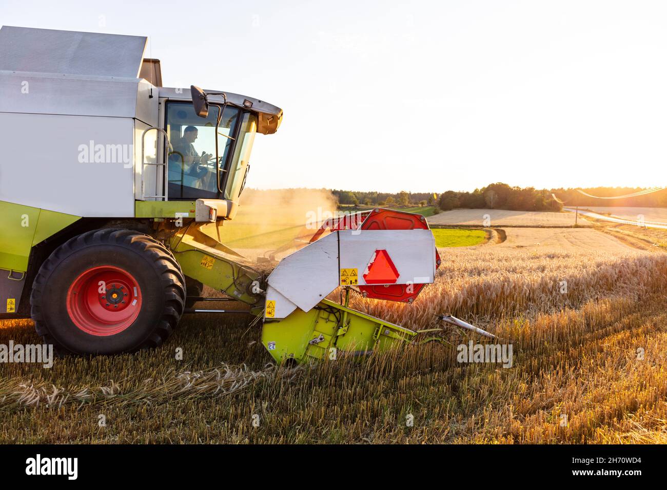 Machinery working harvester hi-res stock photography and images - Alamy