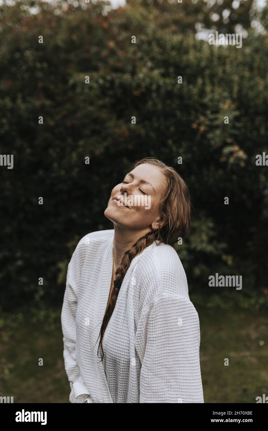 Happy relax eyes closed hi-res stock photography and images - Alamy