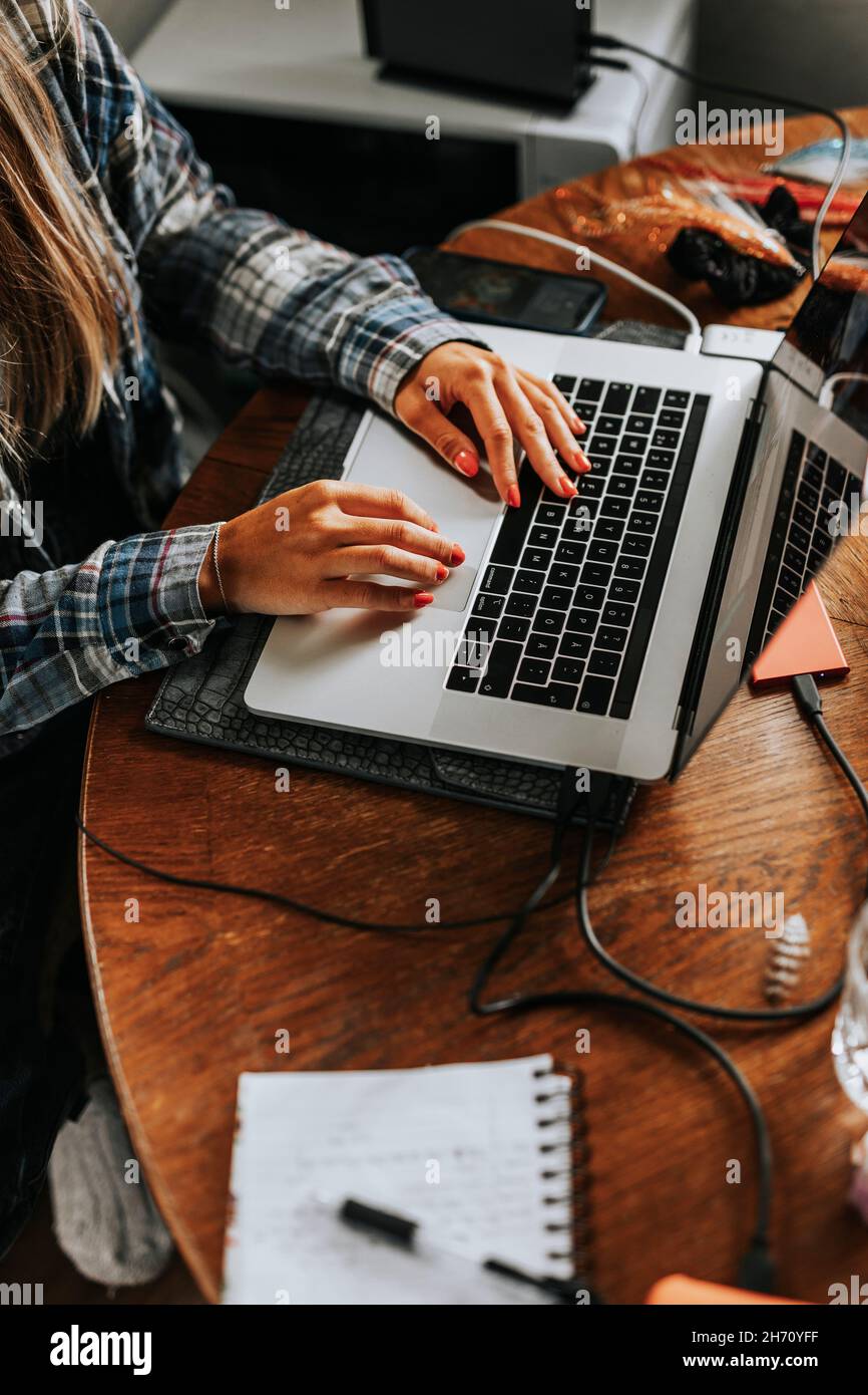 Womans pursuit hi-res stock photography and images - Alamy