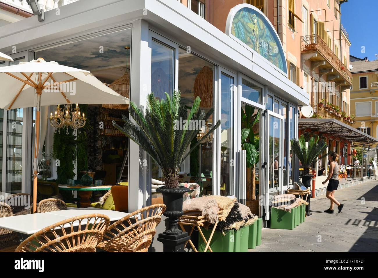 Italy veranda hi-res stock photography and images - Alamy