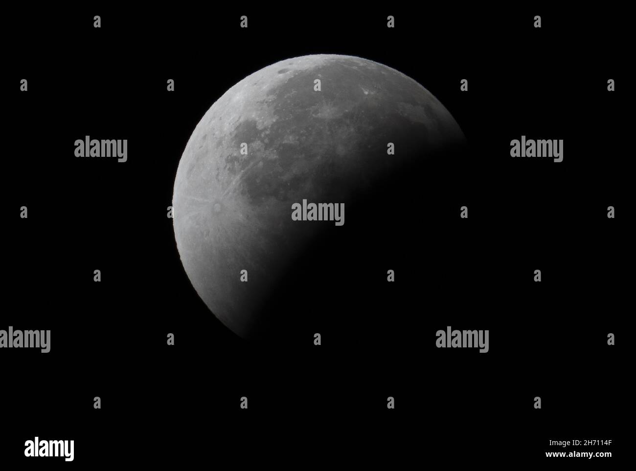 Washington, United States. 19th Nov, 2021. The Earth casts its shadow ...
