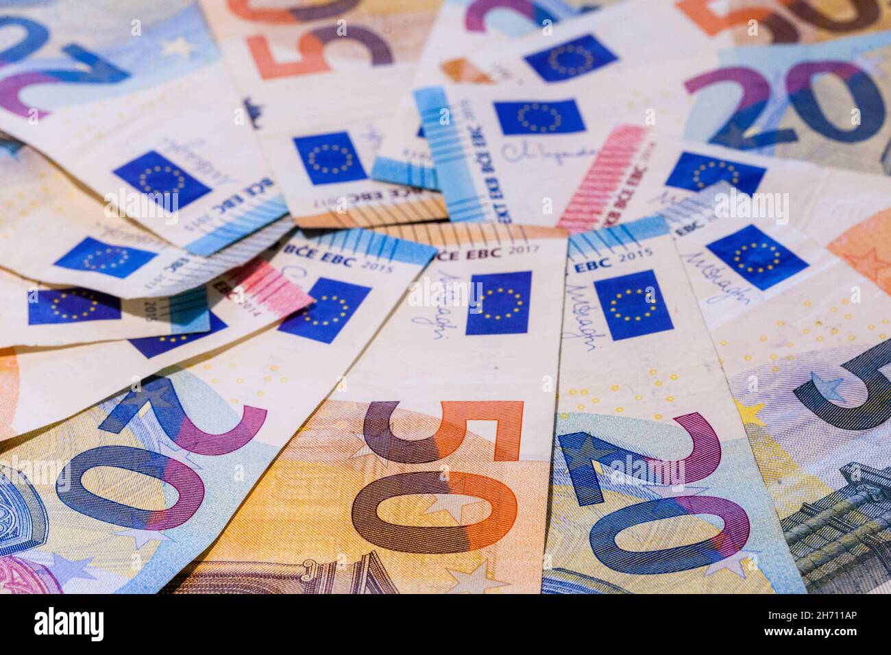 Euro coin note hi-res stock photography and images - Alamy