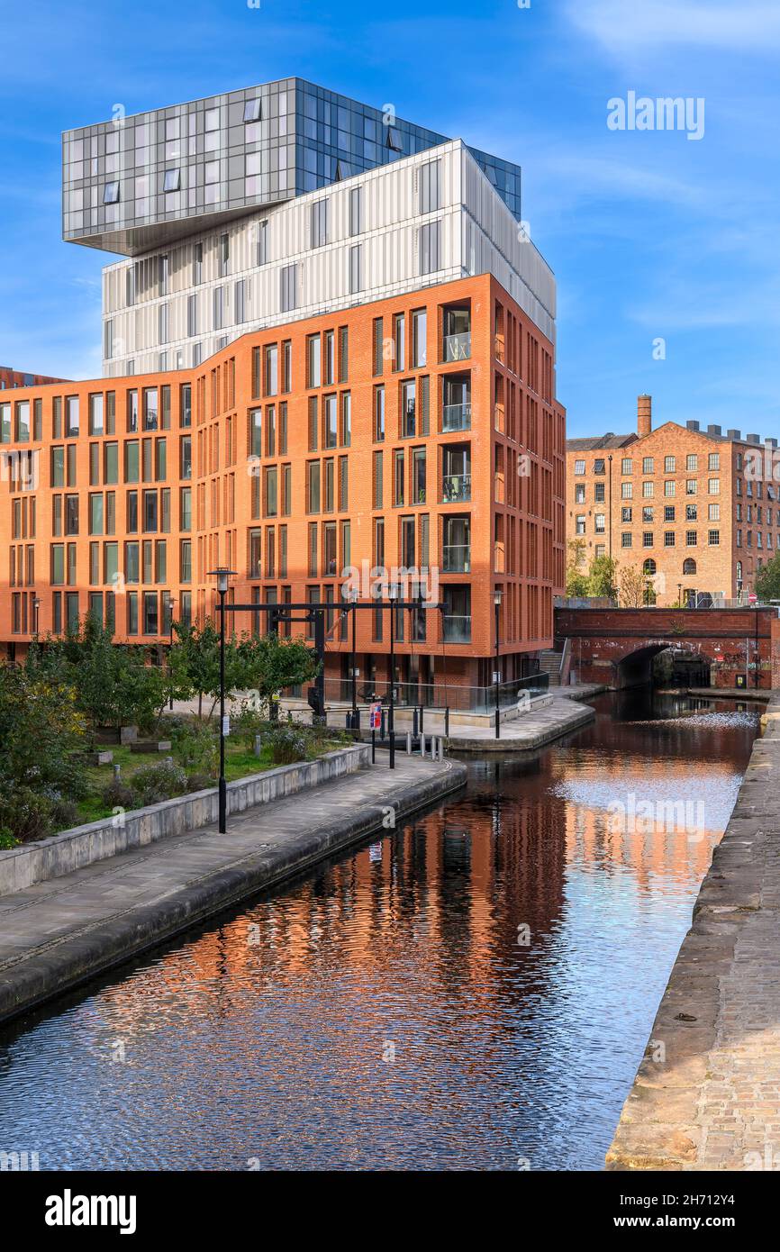 Smart flats hi-res stock photography and images - Alamy