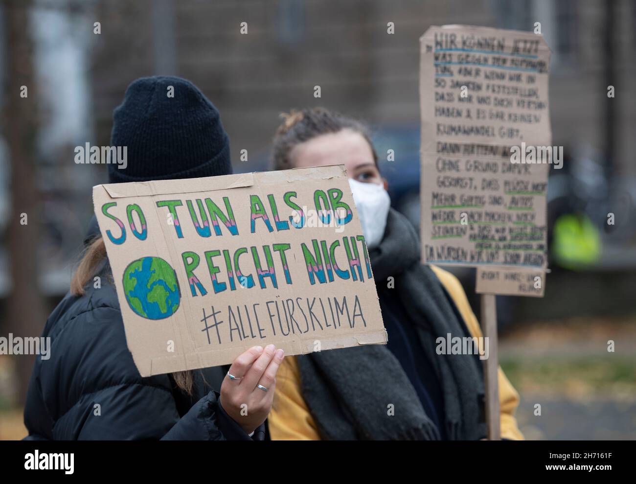 Berlin, Germany. 19th Nov, 2021. Participants in the demonstration of ...