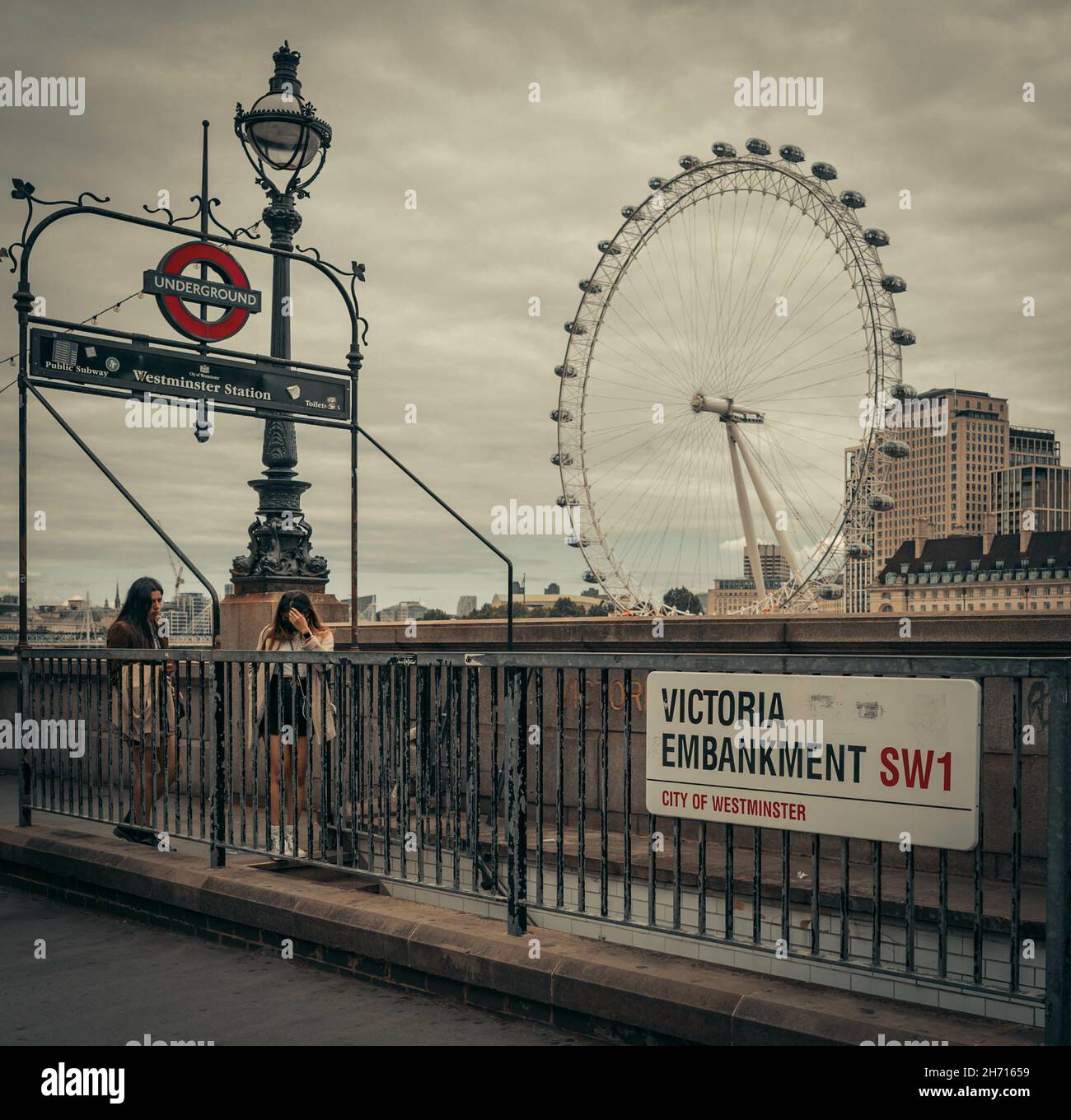 Victoria embankment park hi-res stock photography and images - Alamy