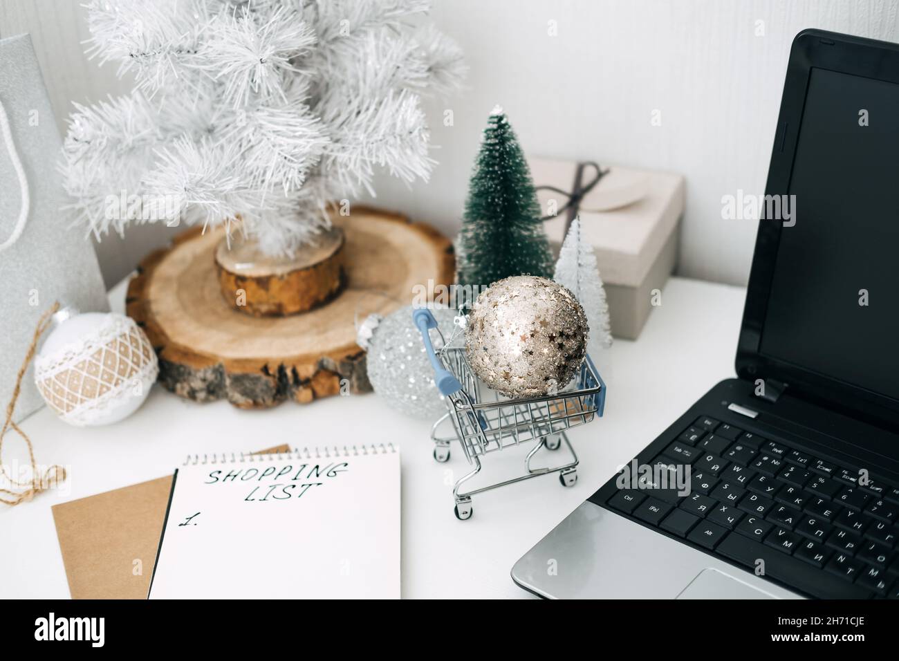 Christmas online shopping, winter sale, black Friday. Christmas ...