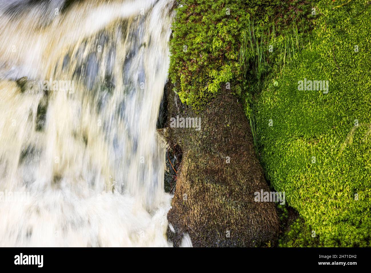 Flow waterfall hi-res stock photography and images - Alamy