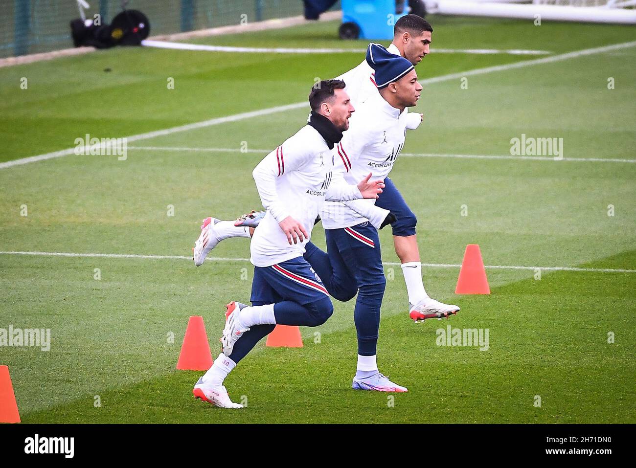 Lionel messi psg training hi-res stock photography and images - Alamy