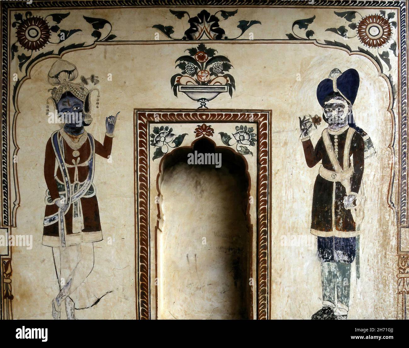 Old wall with traditional Hindu paintings Stock Photo - Alamy