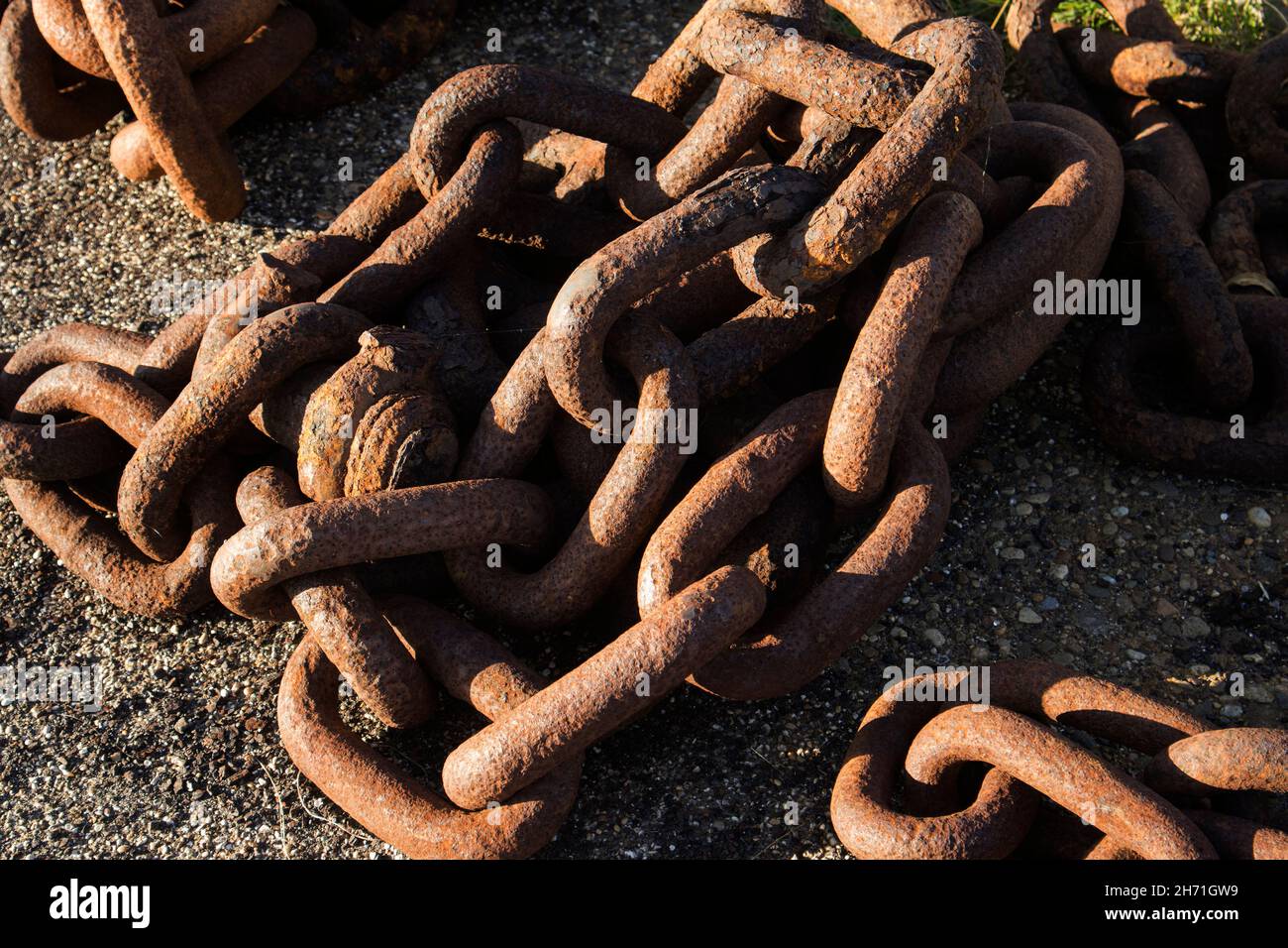 Rusty old anchor chains make an interesting study of colour and texture ...
