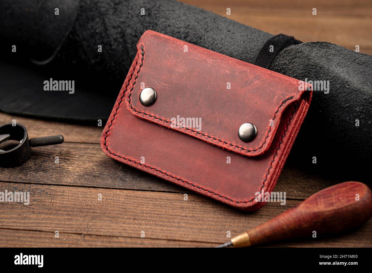 Side view of hand hi-res stock photography and images - Alamy