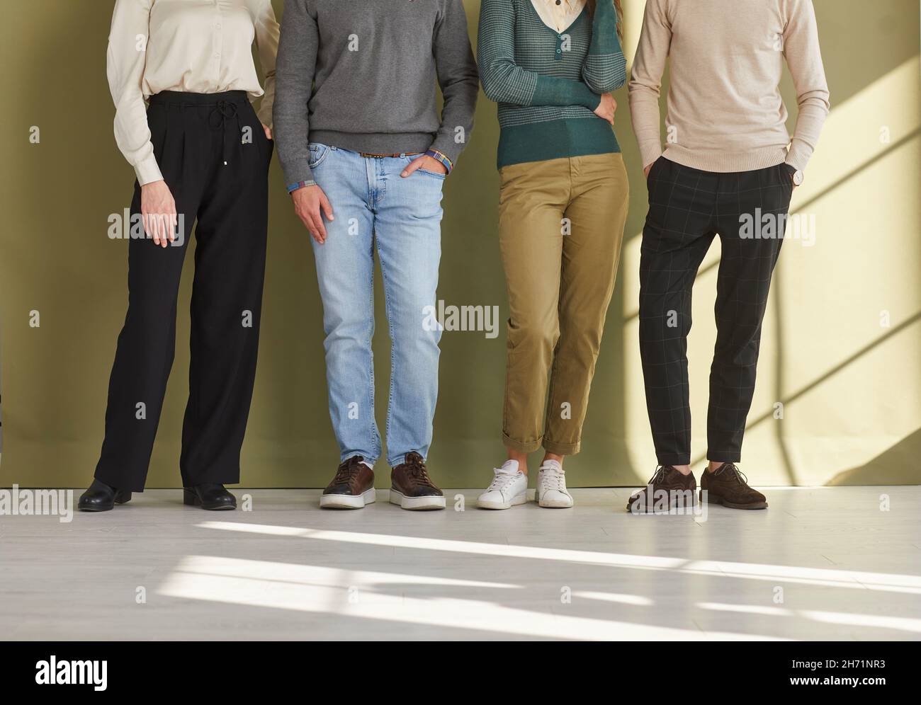 People in formal attire hi-res stock photography and images - Alamy