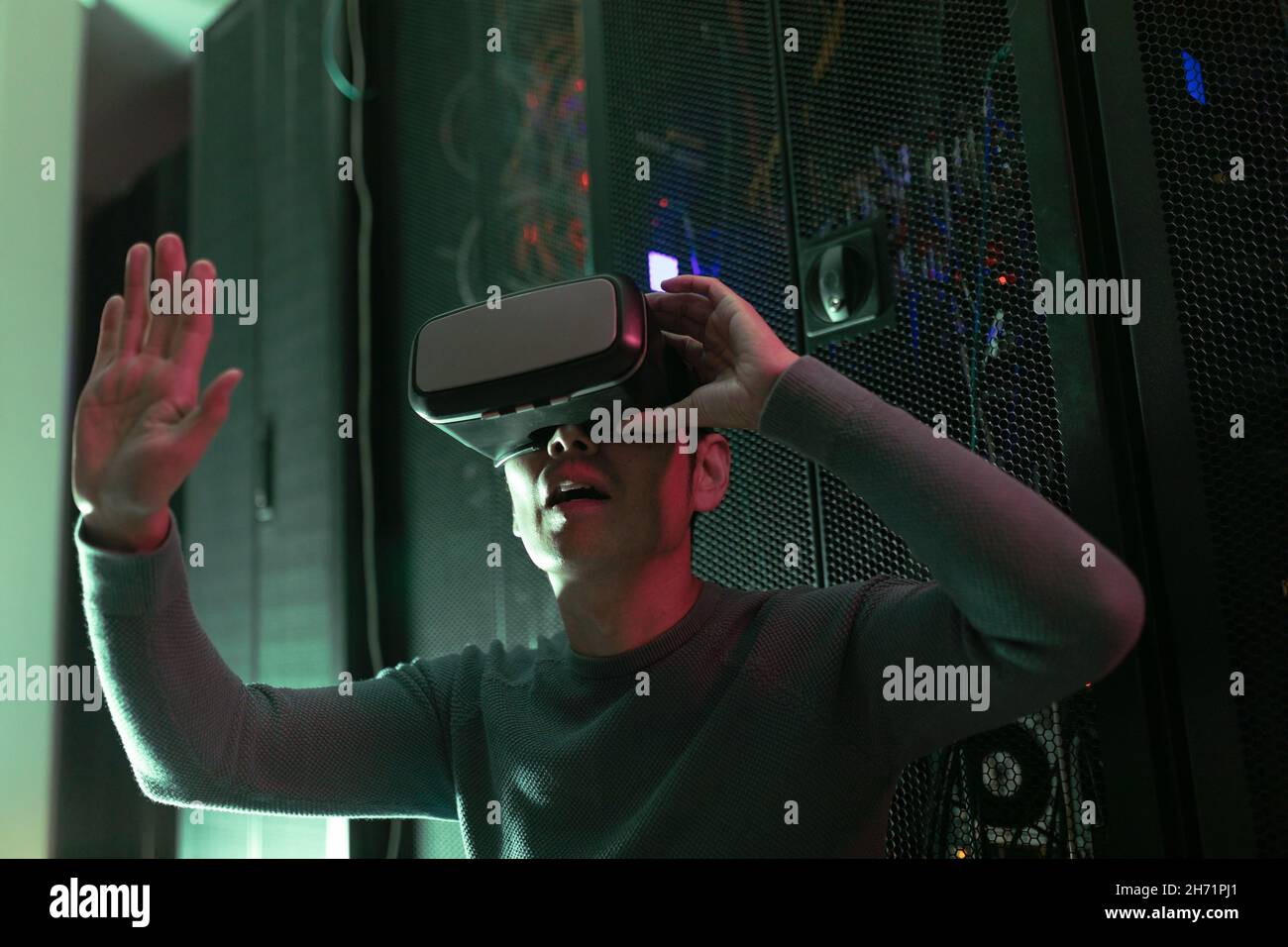 Man wearing vr headset in hi-res stock photography and images - Alamy