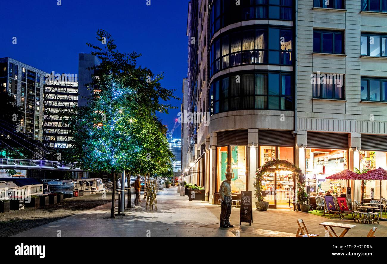 Modern Architecture in Paddington Square London UK Stock Photo - Alamy