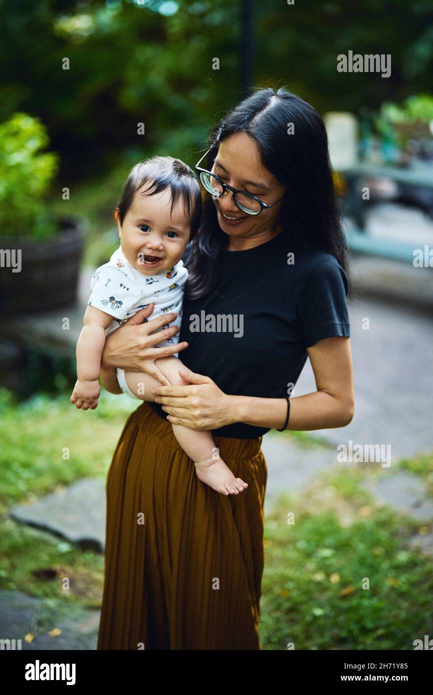 Babyhood hi-res stock photography and images - Alamy