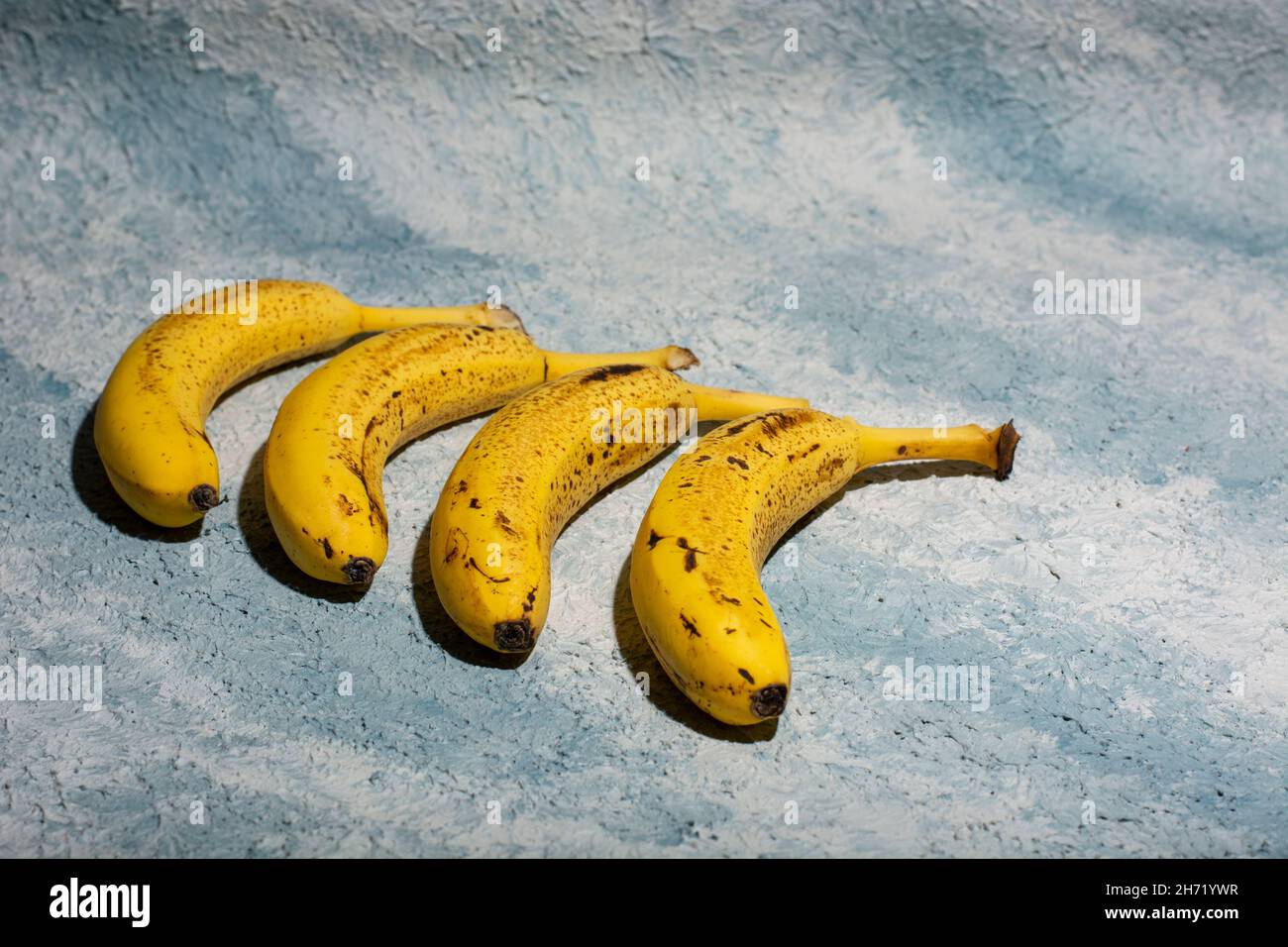 Blue bananas hi-res stock photography and images - Alamy