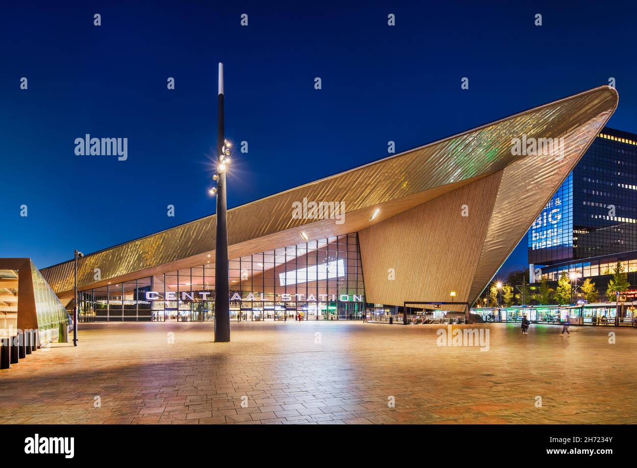 ROTTERDAM-OCTOBER 15, 2021. The remarkable Rotterdam Central Station ...