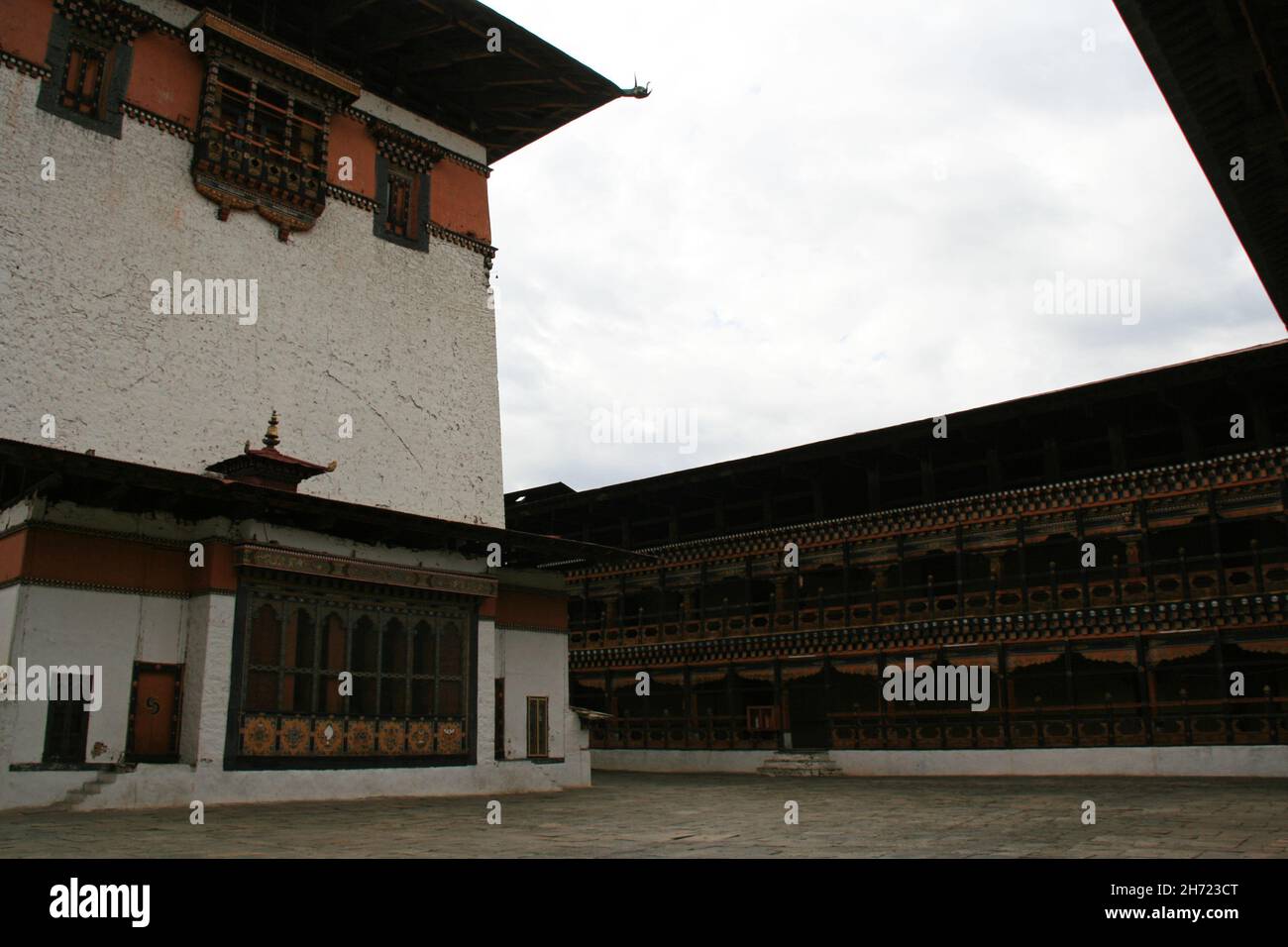 buddhist fortress (dzong) in paro (bhutan Stock Photo - Alamy